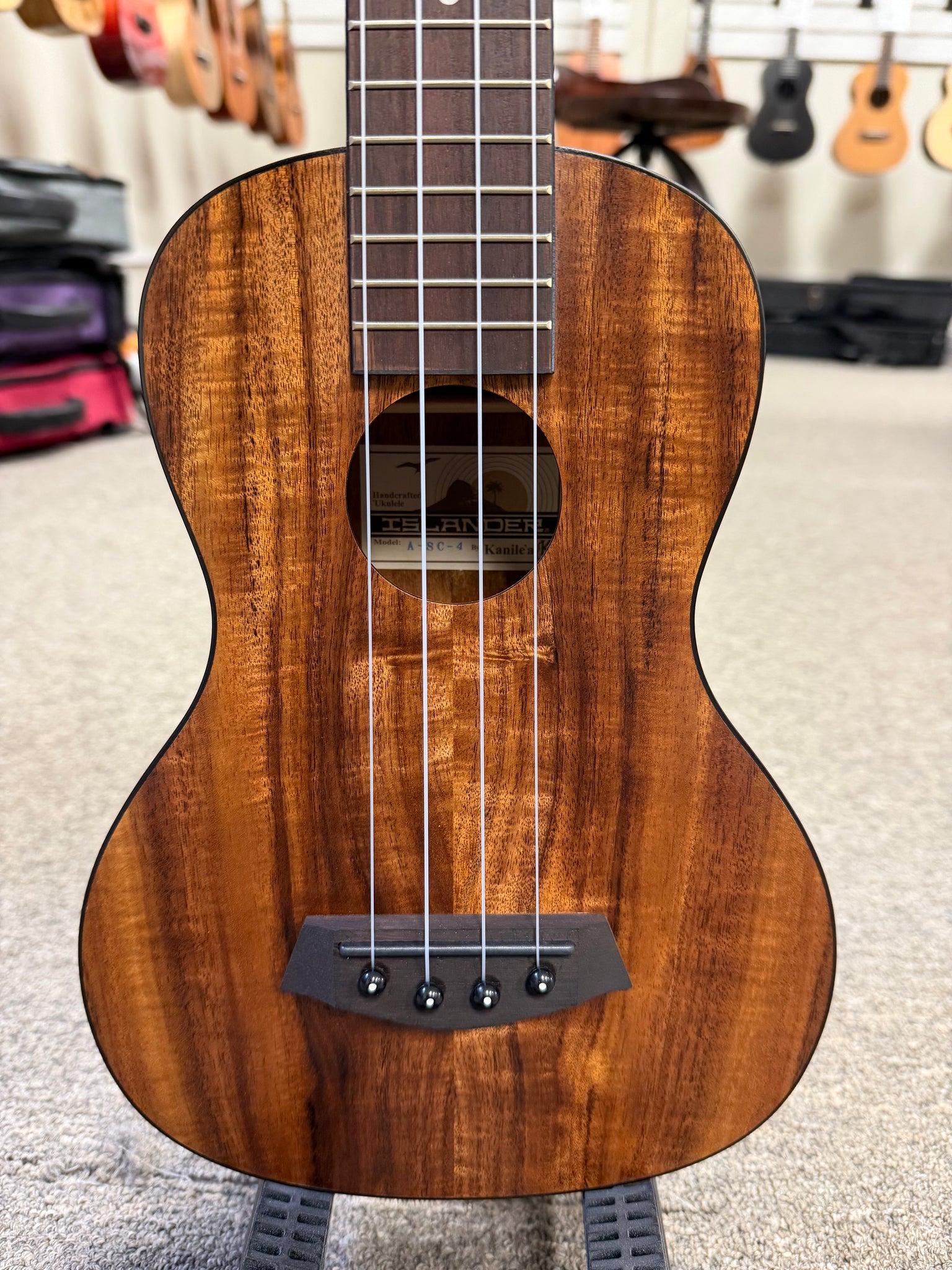 Islander by Kanile'a SC-4 Flamed Acacia Concert Long Neck Ukulele ...