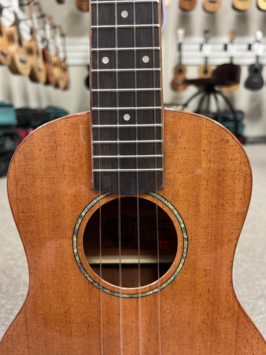 SNAIL SUT-M1 Mahogany Tenor Ukulele w/Case - Gloss - Aloha City Ukes
