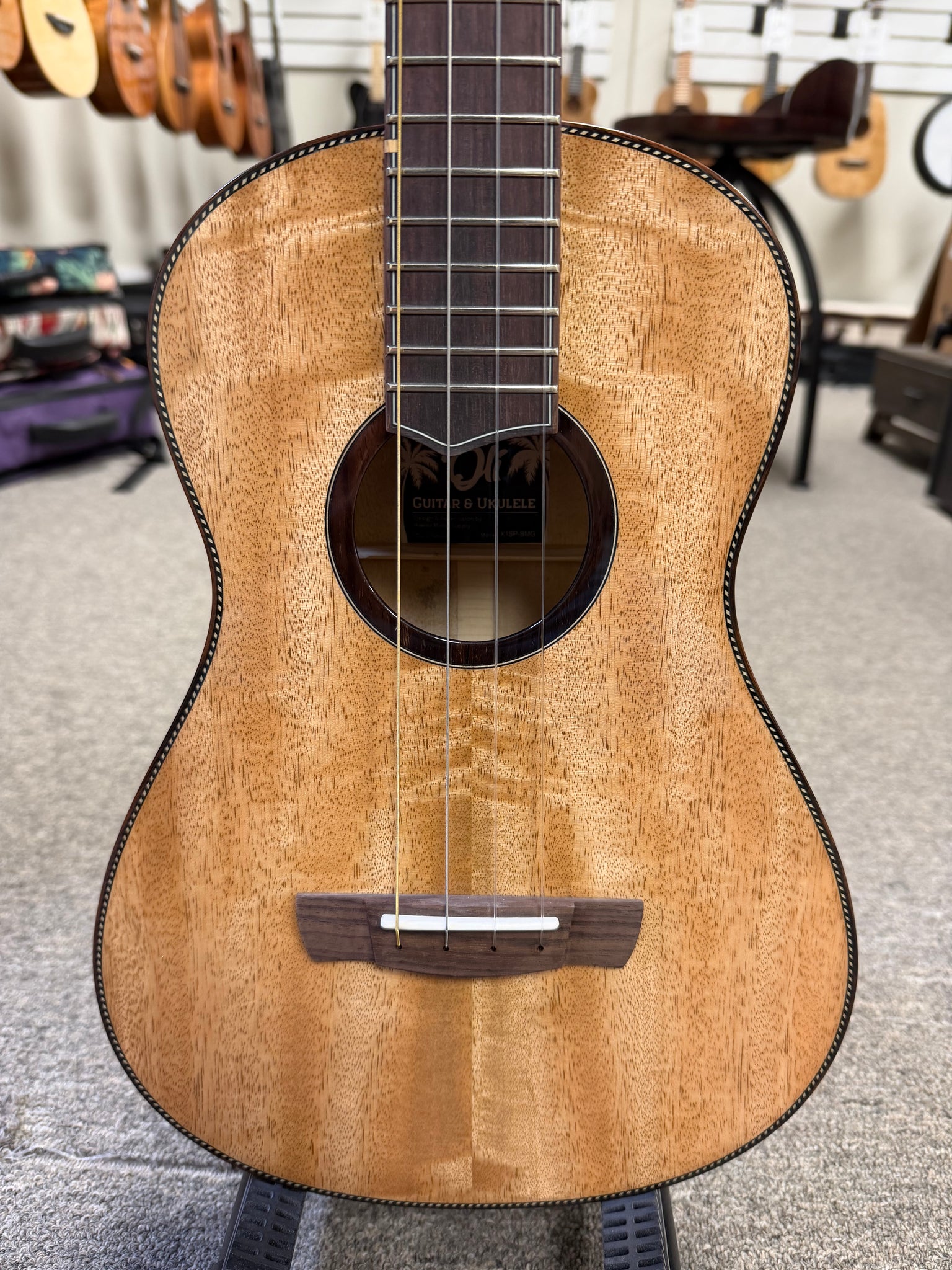 Oli X1SP-BMG Solid Mango Baritone Ukulele w/Case - Aloha City Ukes